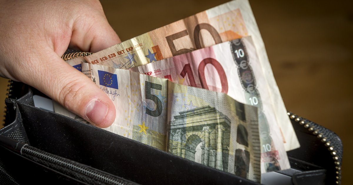3 op de 10 vrouwen financieel afhankelijk van partner, deel blijft om ...
