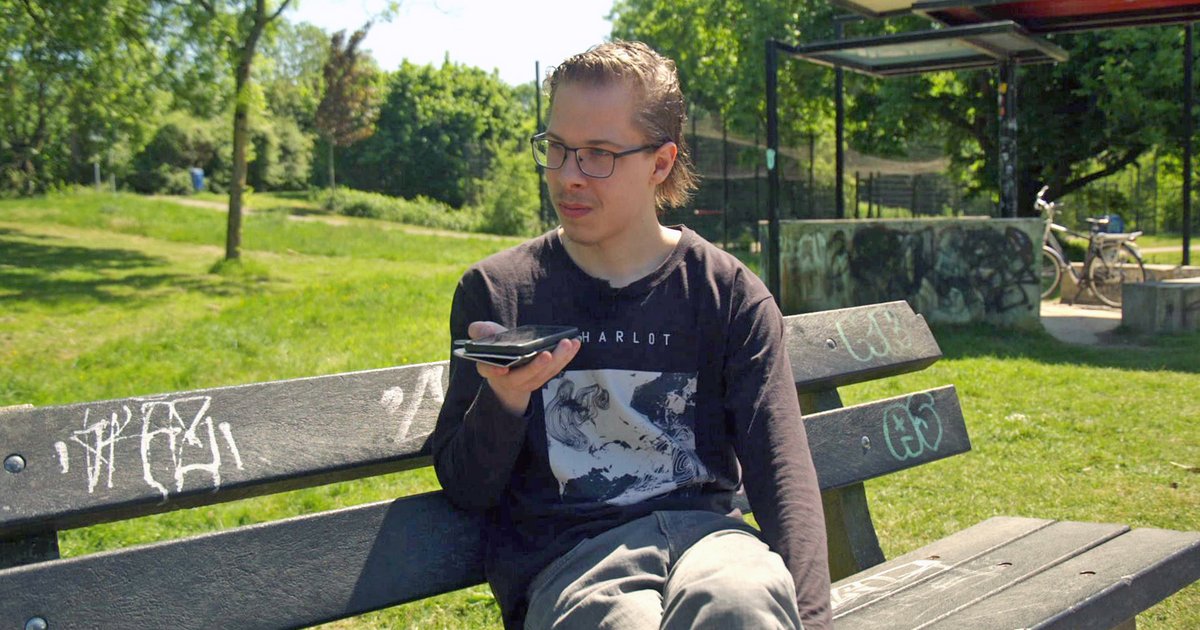 ChatGPT als therapeut, Dylan (22) heeft er v... | EenVandaag