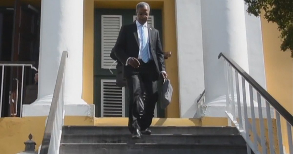 'Onderkoning' Curaçao voor de rechter | EenVandaag
