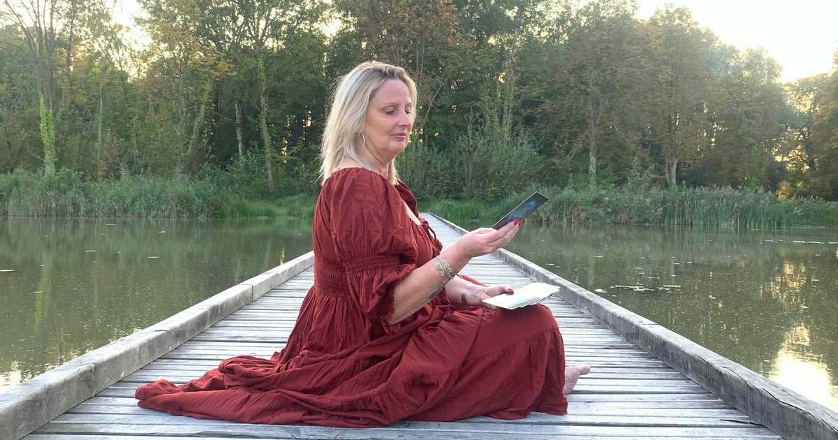 Kristel is een moderne heks en dat is anders dan hoe we heksen kennen ...