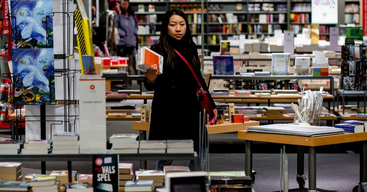 Dit zijn de genomineerde boeken voor de NS P... | EenVandaag